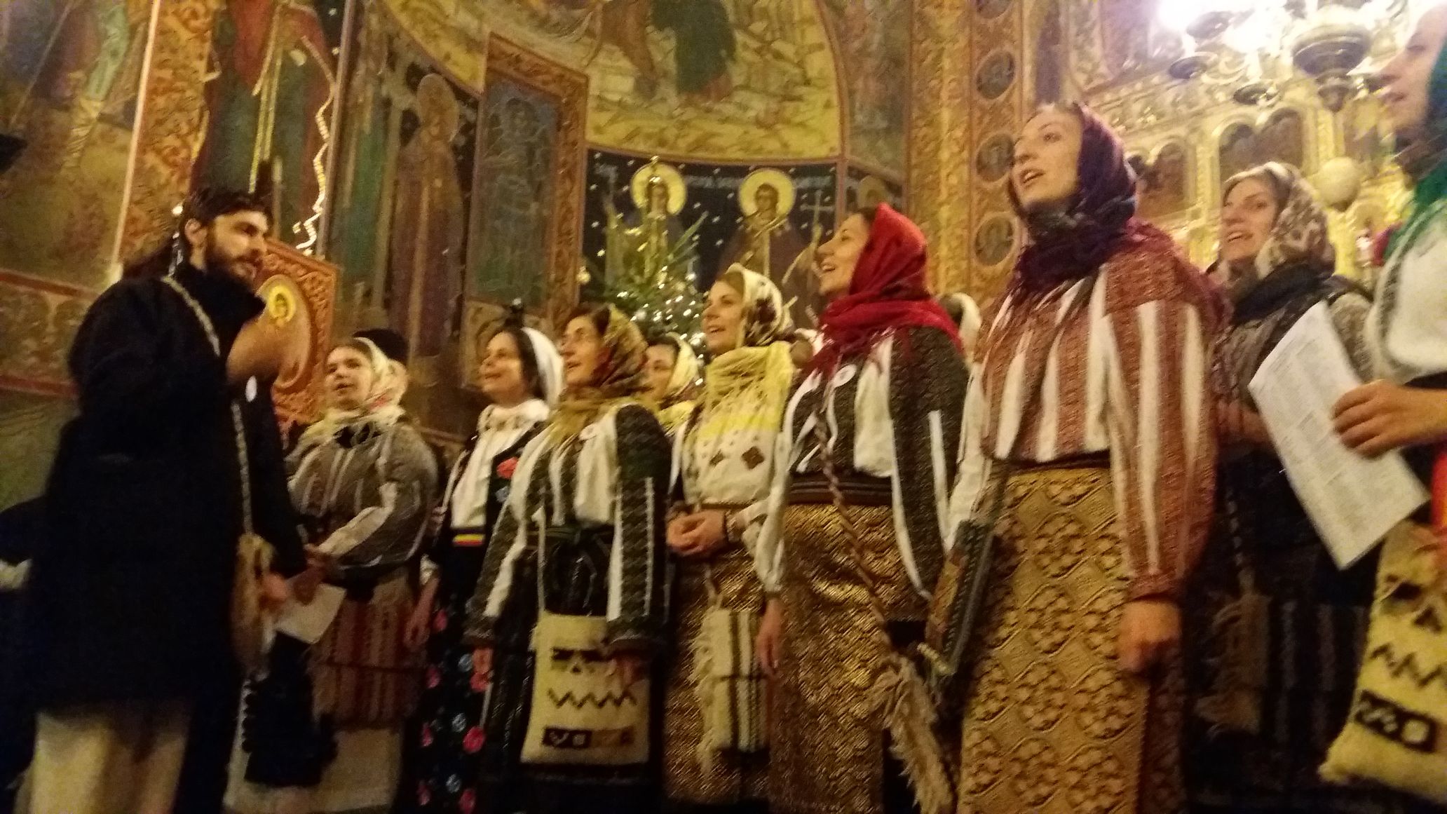 Autenticitate. Se aude colindul din bătrâni în Bucureşti | Stiri Utile